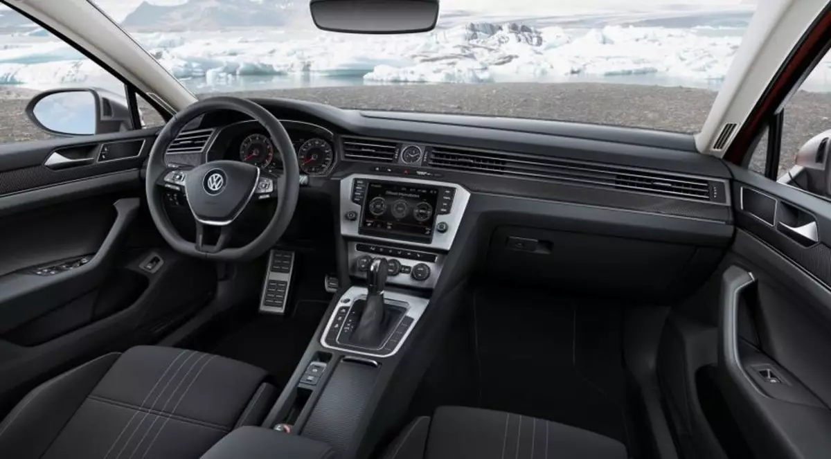 Volkswagen ukázal OVS-vysoko Passat AllTrack do Ženevy 2155_9