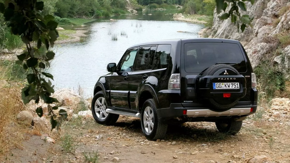 Fotoda: Mitsubishi pijero IV