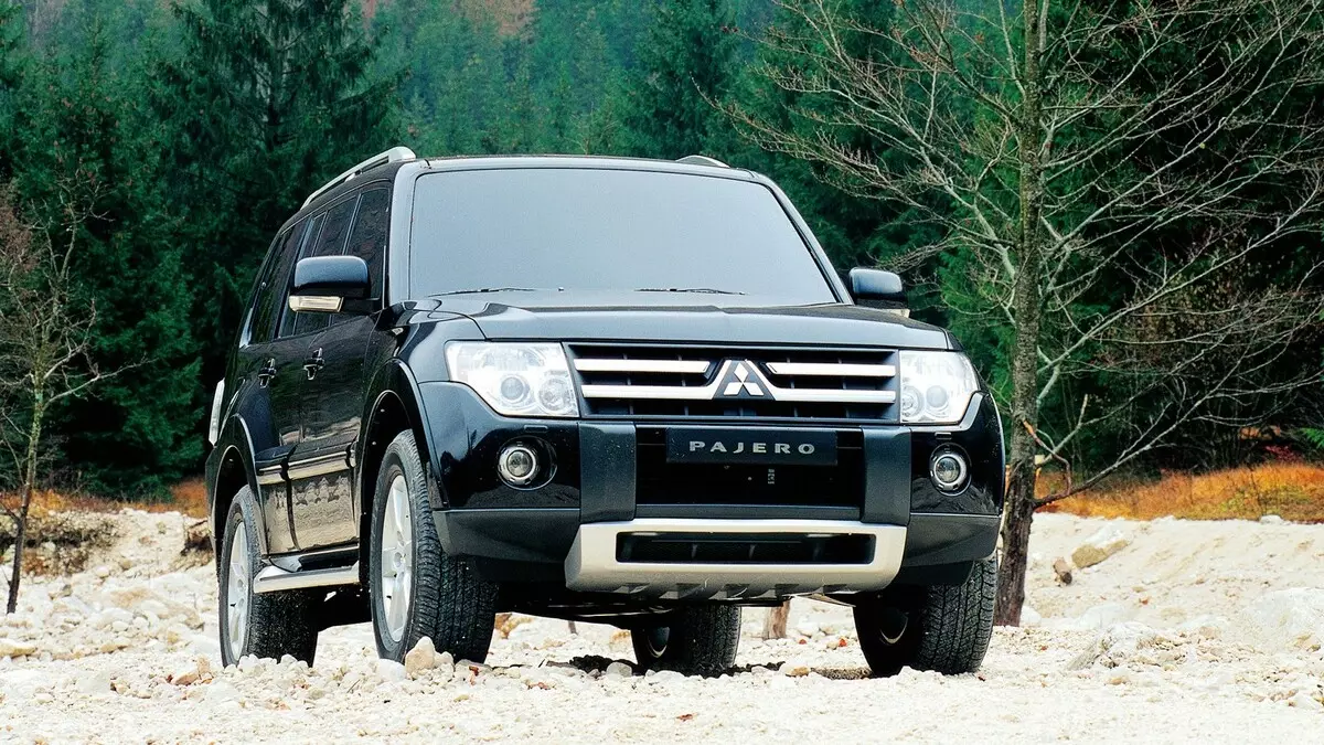 Nella foto: Mitsubishi Pajero IV 5-port