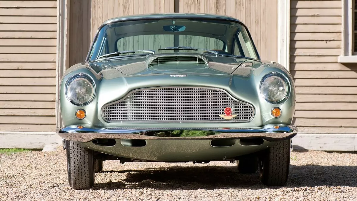 Aston_martin_DB4_GT_13