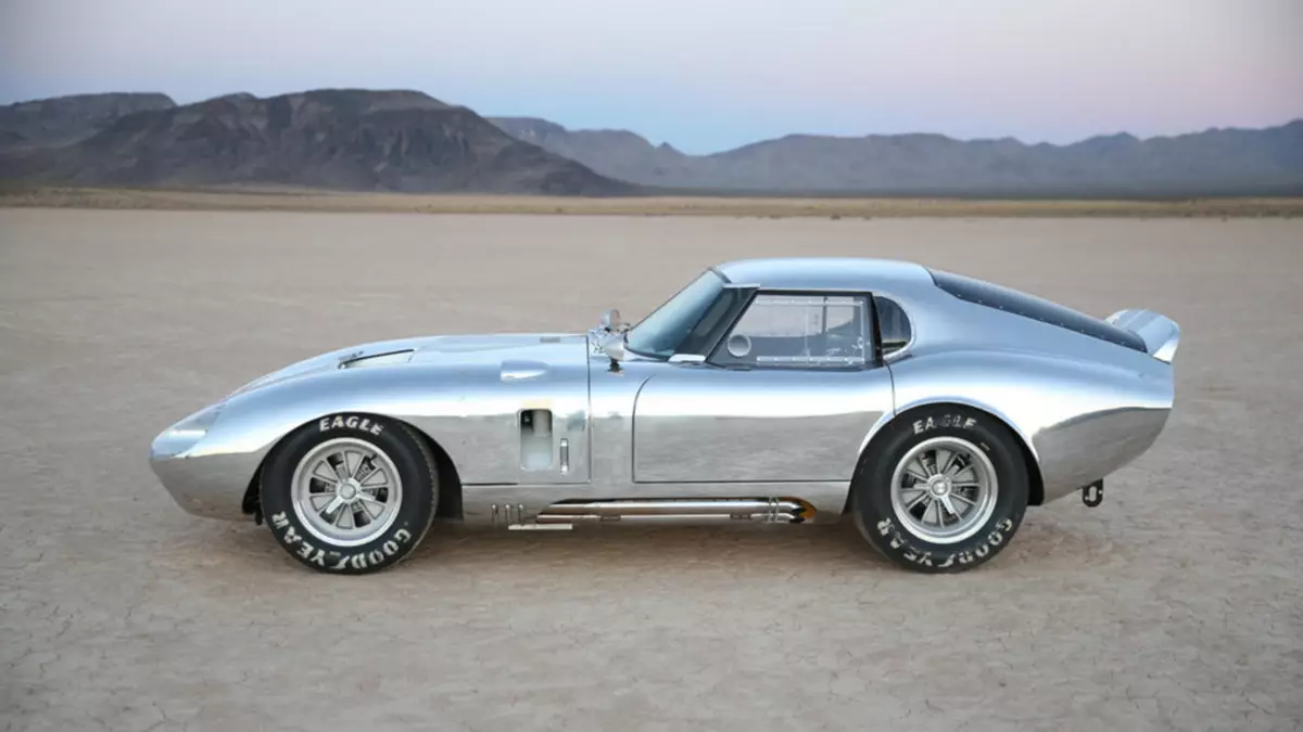 Di wêneyê de: Shelby Cobra Daytona