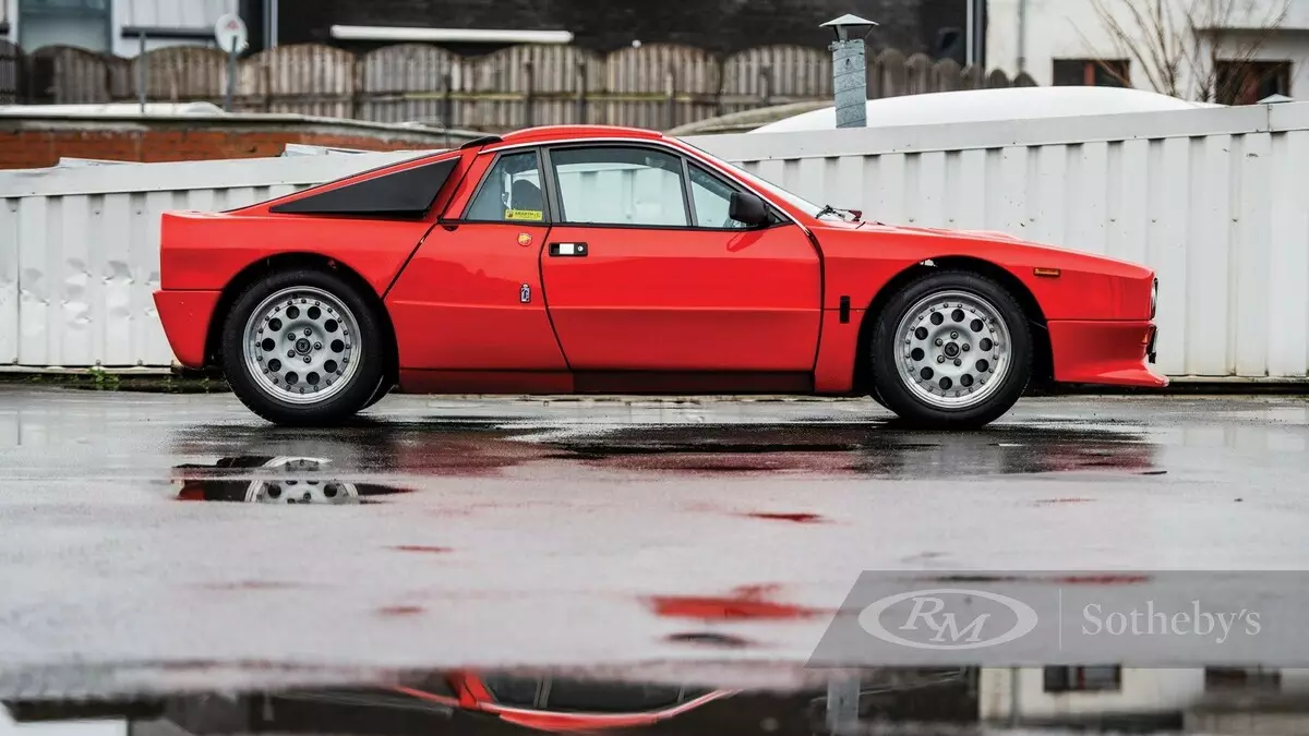 ကျေးလက်ဒဏ္ Leg ာရီ Lancia 037 မိုင်အကွာအဝေးအနည်းငယ်အကွာအဝေးတွင်ရောင်းရန်ရရှိနိုင်ပါသည် 21589_24