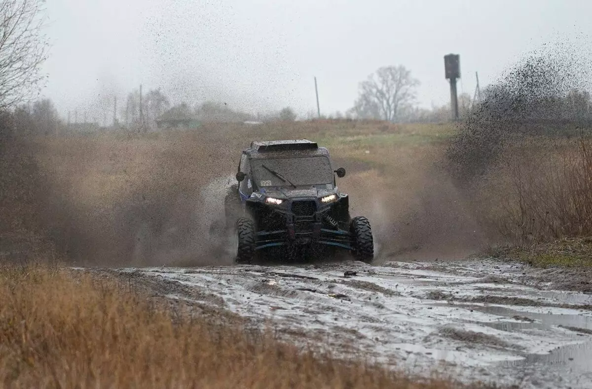 Hauv Ulyanovsk, Lavxias Rally-Revam Revam Revam Tag Kis! 21590_3