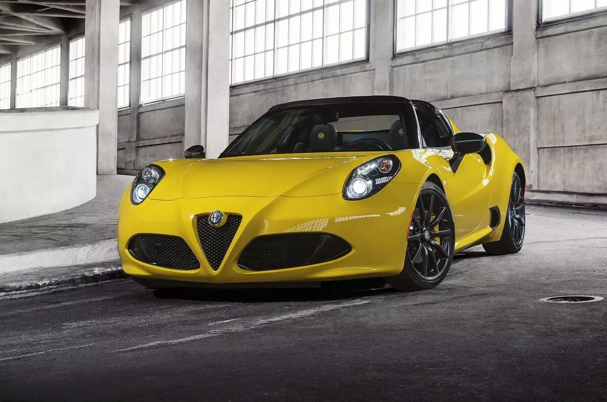 Restyling Alfa Romeo 4c навигариҳои миқёси васеъро ба даст хоҳад овард 21608_1