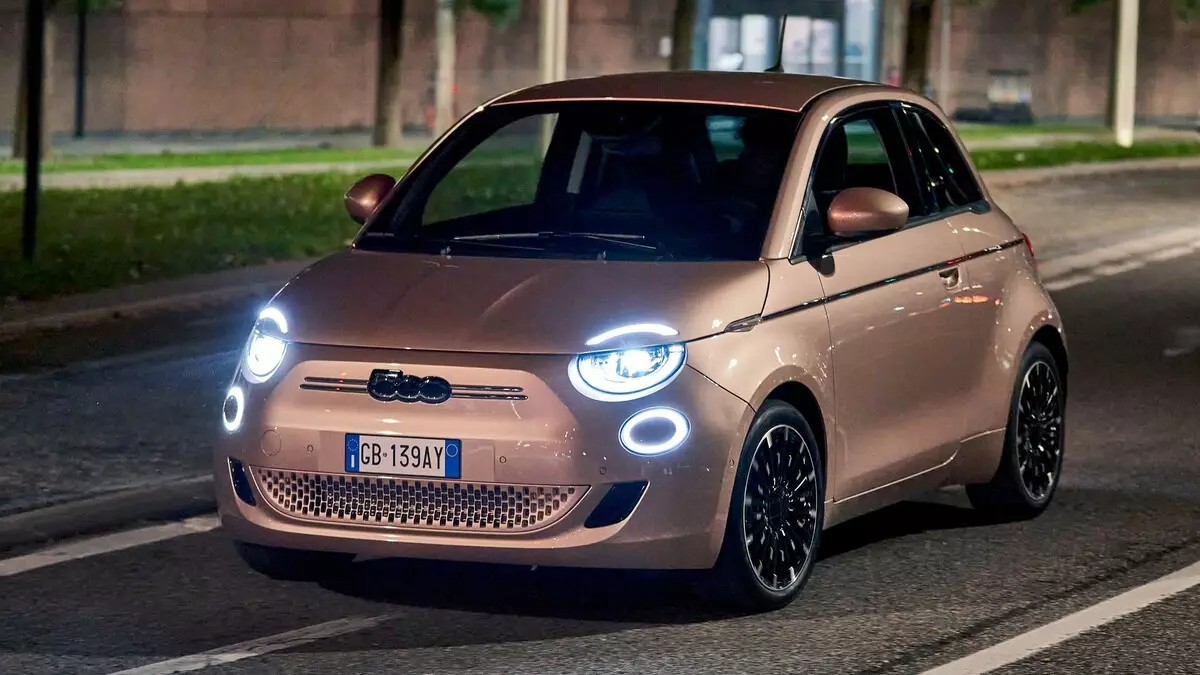 Fiat 500E 3 + 1: დამატებითი კარი და ვერსია ცუდი 21663_7