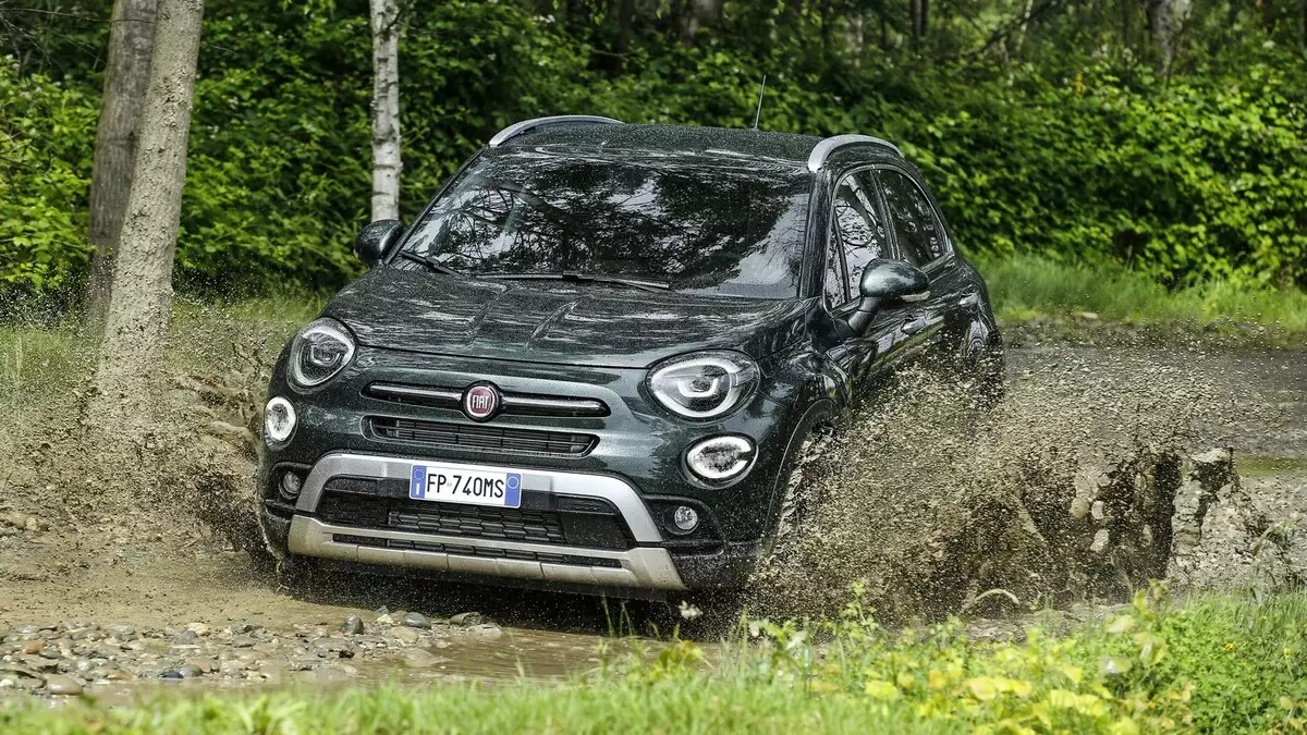 Restyling Fiat 500x: Mga pagbabago sa hitsura, mga bagong motors at kagamitan 21672_16