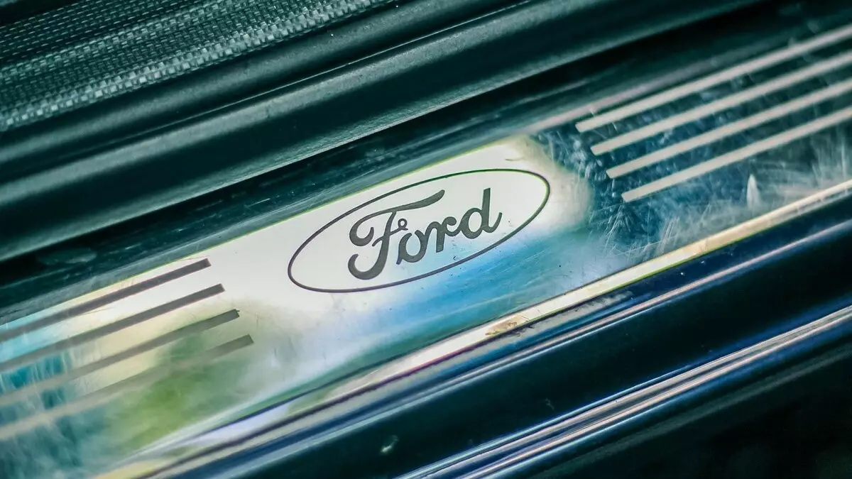 På ansiktet av forferdelig, god innsiden: Erfaring med eierskap av Ford Scorpio II 21682_13