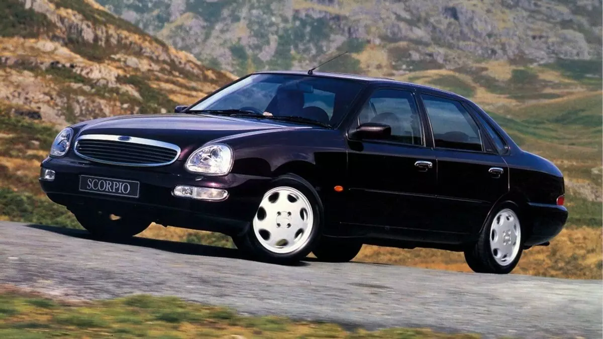 Op it gesicht fan ferskriklik, goed binnen: ûnderfining fan eigendom fan Ford Scorpio II 21682_27