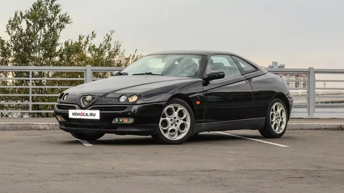 Alfa Romeo GTV Trzy czwarte (2)