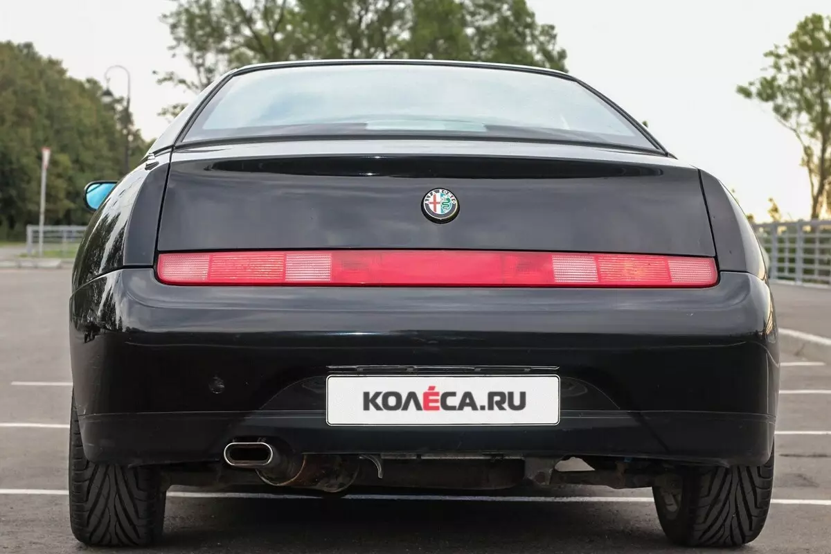 Alfa Romeo GTV πίσω (3)