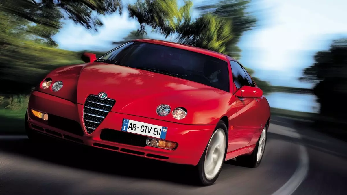 Aby naprawić to niemożliwe, do posłuszeństwa: doświadczenie własności Alfa Romeo GTV 21687_26
