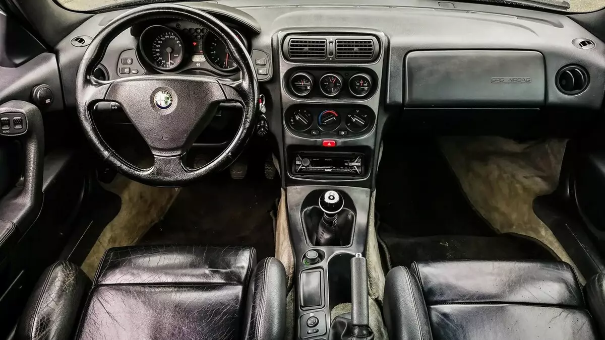 Για να επισκευάσετε είναι αδύνατο, να υπακούσετε επίσης: την εμπειρία της ιδιοκτησίας της Alfa Romeo GTV 21687_4