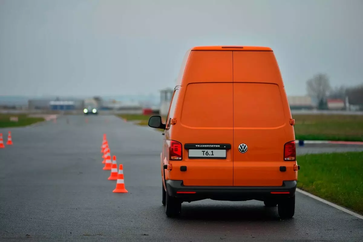 Volkswagen Transporter: tiomáint tástála éabhlóideach seacht glúine 21690_122