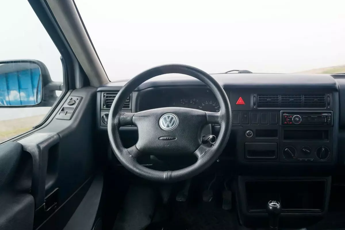 Volkswagen Transporter: tiomáint tástála éabhlóideach seacht glúine 21690_70