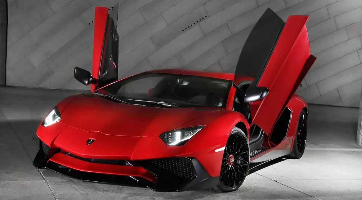 Lamborghini está preparando un roadster loco.
