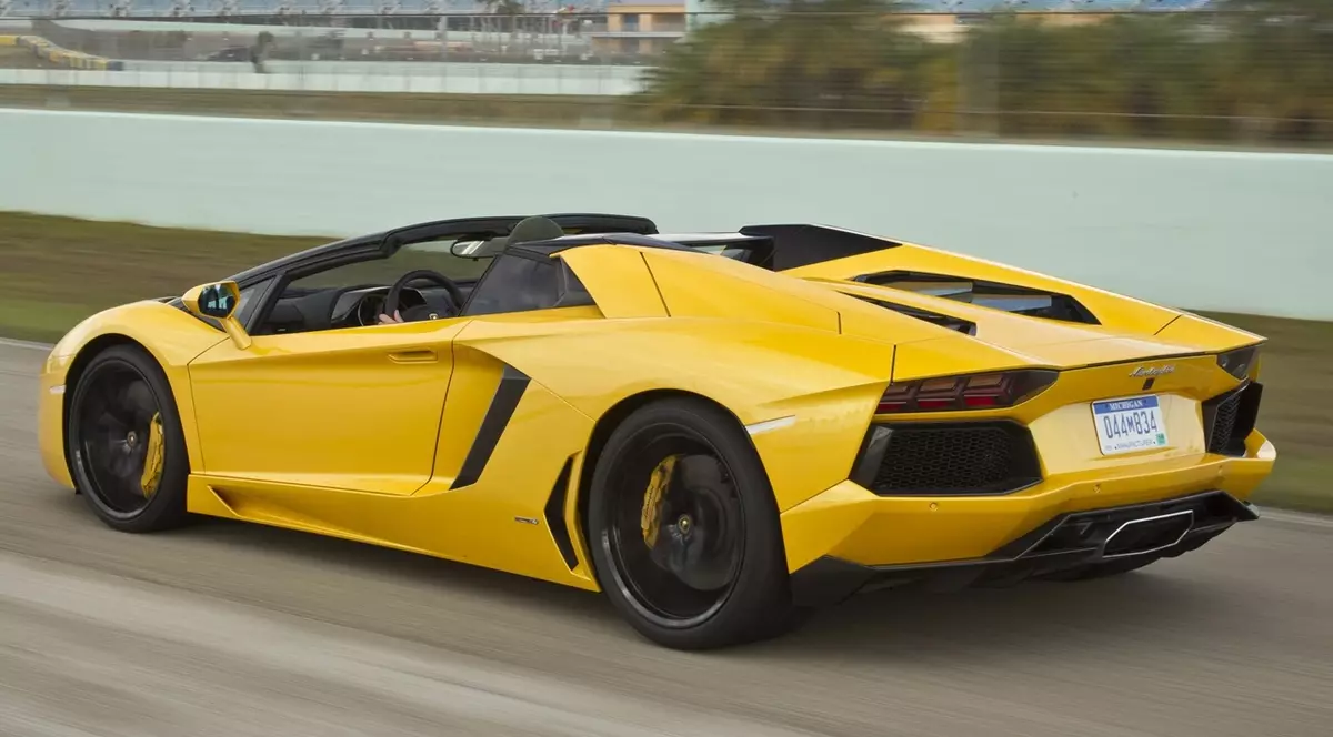 Lamborghini ກໍາລັງກະກຽມເປັນຖະຫນົນ Crazy 216_10