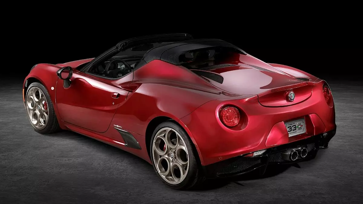 Alfa Romeo는 스포츠카에 작별 인사를합니다 : 최종 버전 4C 거미 발표 21716_10
