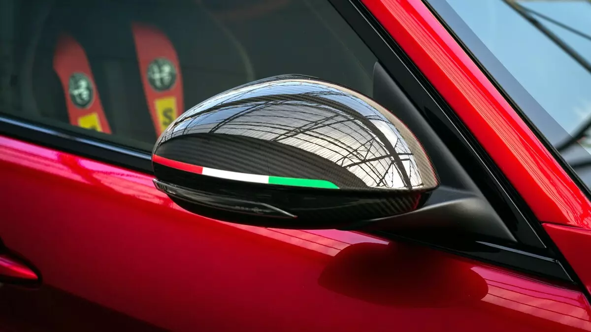 Místo sportu: Alfa Romeo Giulia získala extrémní verzi GTA 21721_8