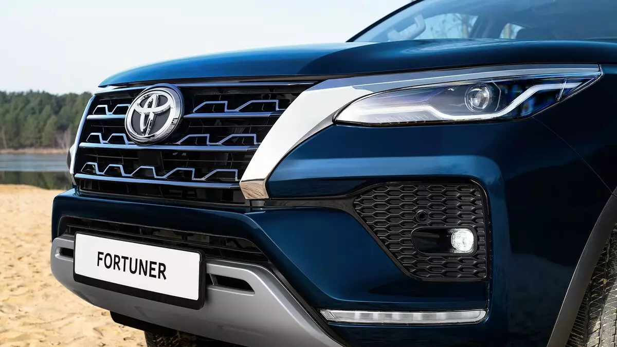 Αυξήθηκε ζήτηση για ενημερωμένο HILUX και FORTUNER στη Ρωσία 21772_6