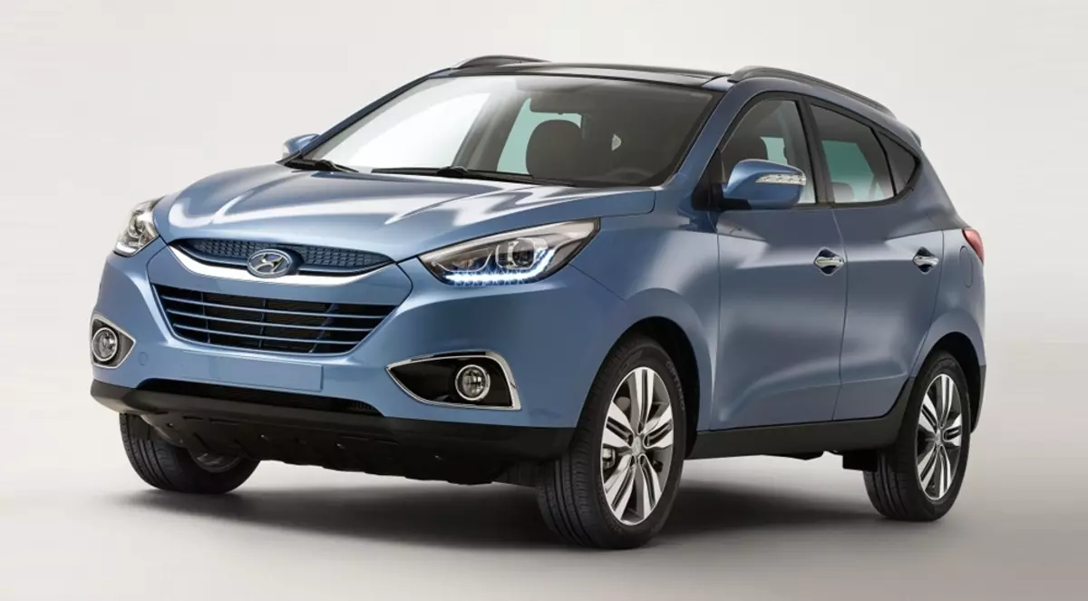 Hyundai Ix35 Silegbe Sile nipasẹ 100,000 rubles 21806_1