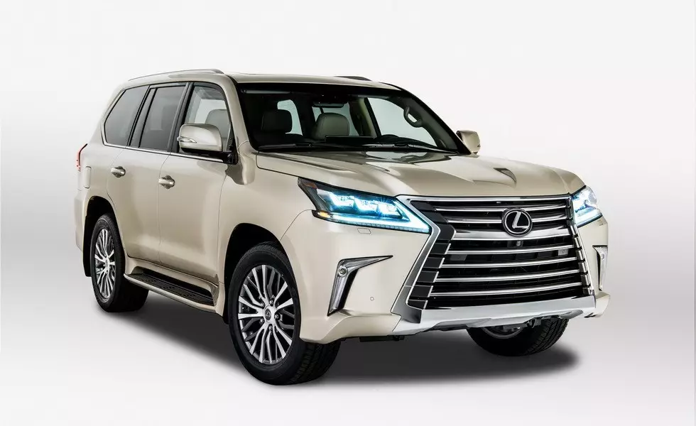 Limang-seater Lexus LX 570.