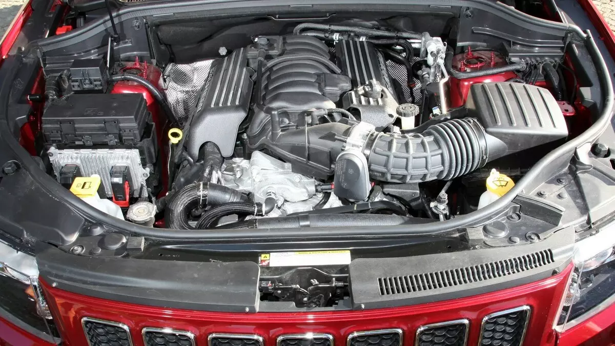 Foto: Hood Jeep Grand Cherokee SRT8 2012-13