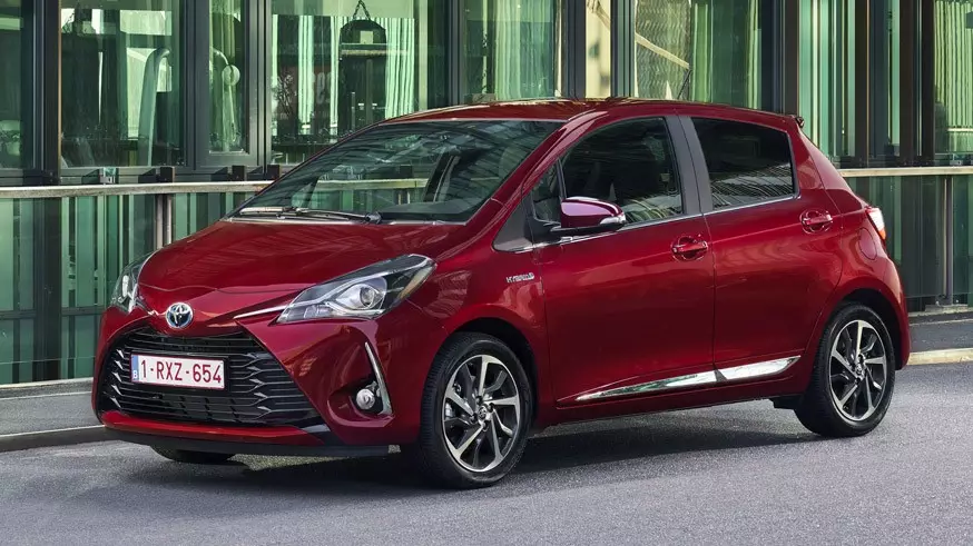 Mazda binds to Toyota Yaris and will sell it in Europe 21864_4