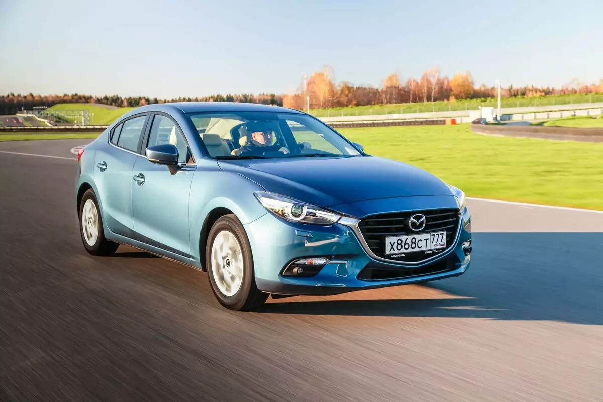 MAZDA 3 BM: argumente pro și contra, recenzii de proprietate 21865_11