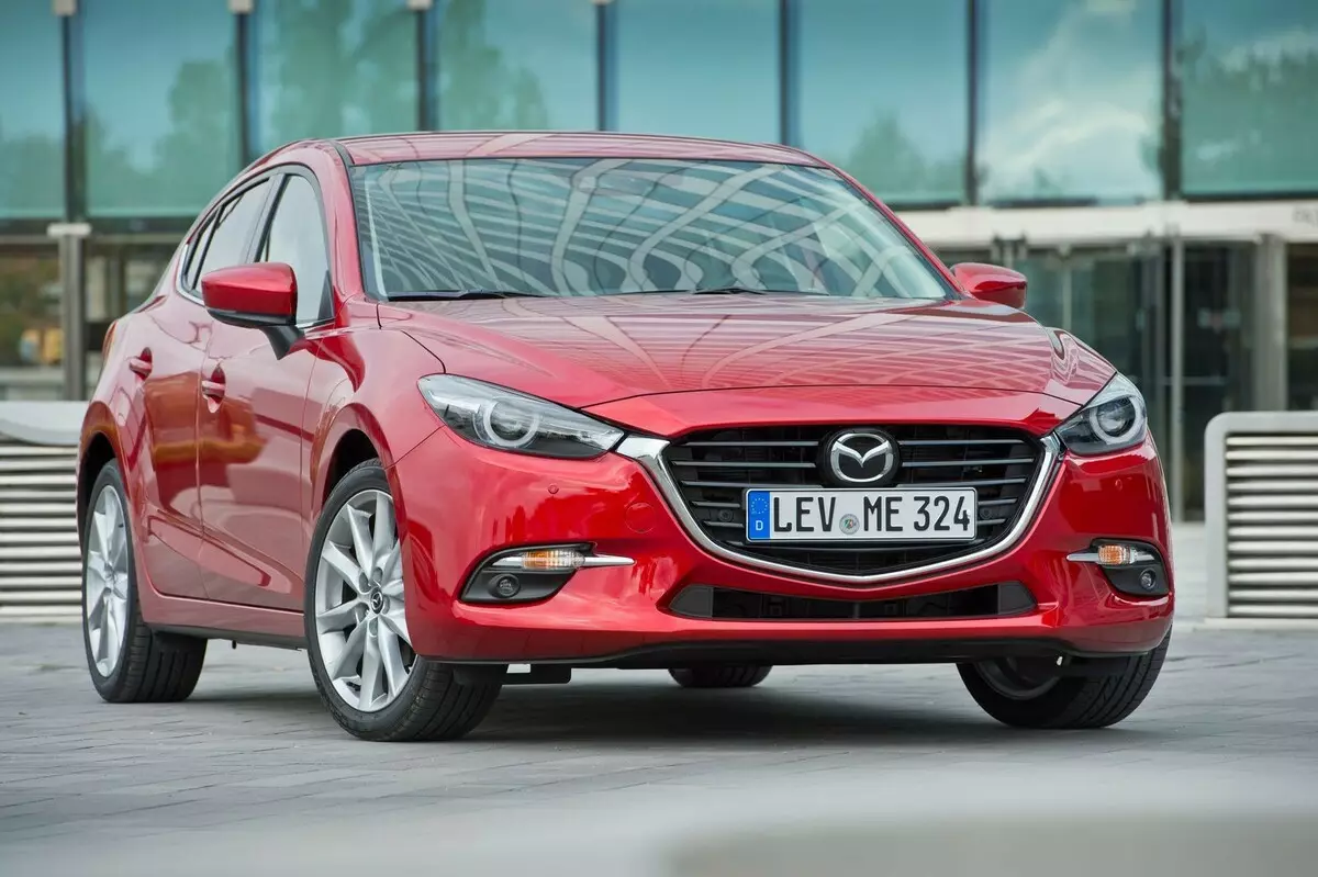 Mazda 3 BM: E le aoga ma faaletonu, pule pule 21865_9