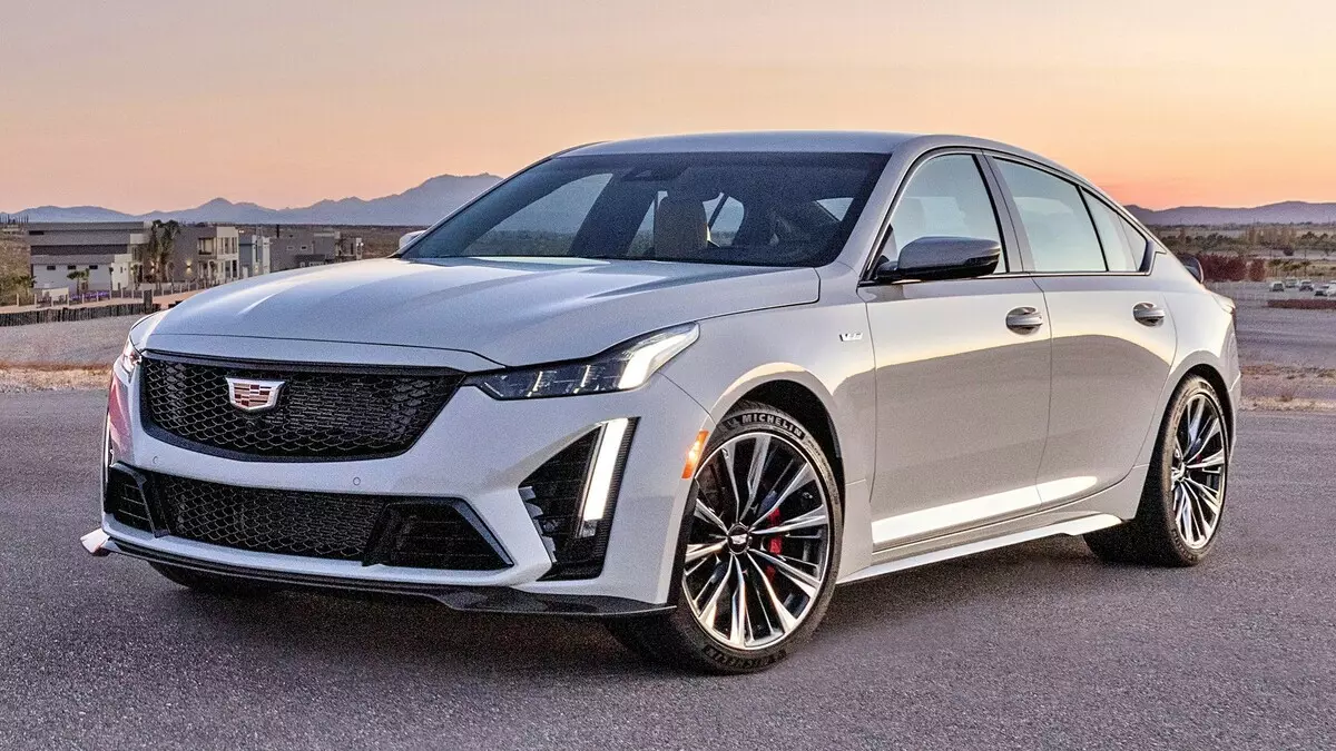 CADILLAC CT5-V Blackwing: BMW M5 Competitor ar motoru no Corvette un Manuālā kaste 21868_3