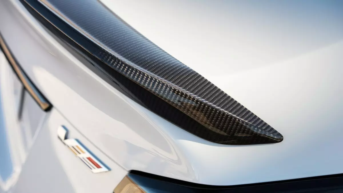 Cadillac CT5-V Blackwing: BMW M5 คู่แข่งที่มีมอเตอร์จาก Corvette และกล่องคู่มือ 21868_6