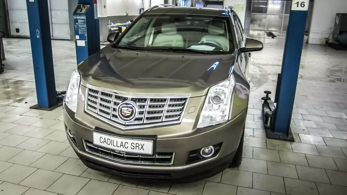 Cadillc SRX: Dakoki, glitches a cikin wutar lantarki, allon nuna shiru 21877_6