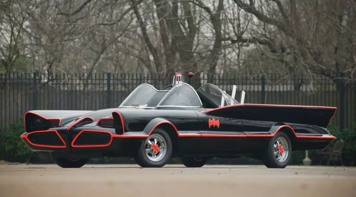 lincoln_futura_batmobile_by_barris_kustom_2.jpg.