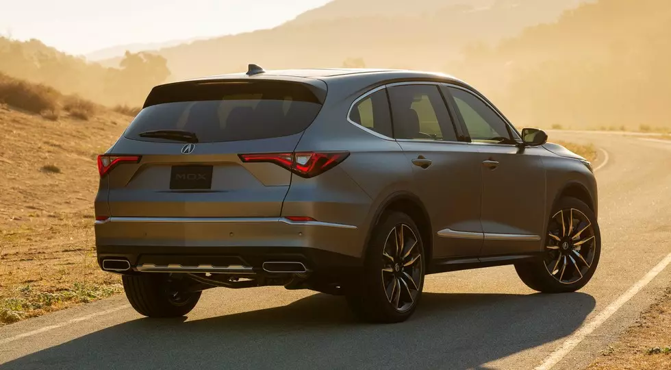 Acura MDX in de nieuwe generatie heeft de atmosferische V6 behouden en een 