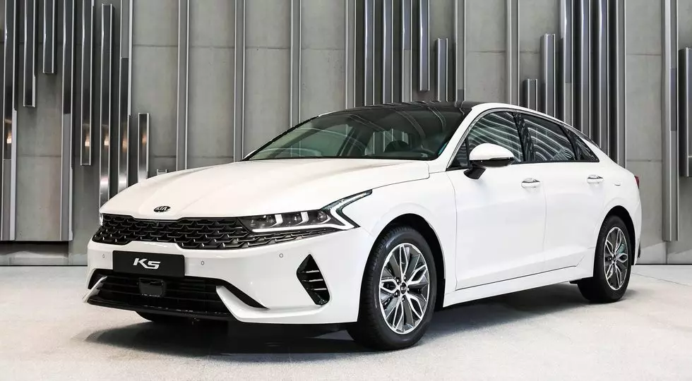 Yeni Kia Optima beklenenden daha erken ortaya çıktı: Sonata Motor Fastbek 22118_1