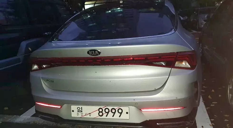 New Kia Optima: Mak rele dat la nan kree la, ak Paparazzi kenbe Sedan a 