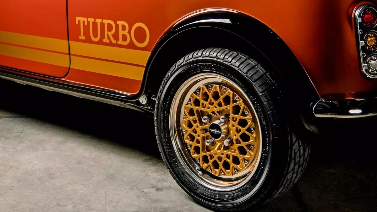 mini ຄລາສສິກແມ່ນມີຢູ່ໃນປະຈຸບັນທີ່ມີຢູ່ໃນ Lotus esprit turbo turbo ທີ່ມີຊີວິດຊີວາ 22144_7