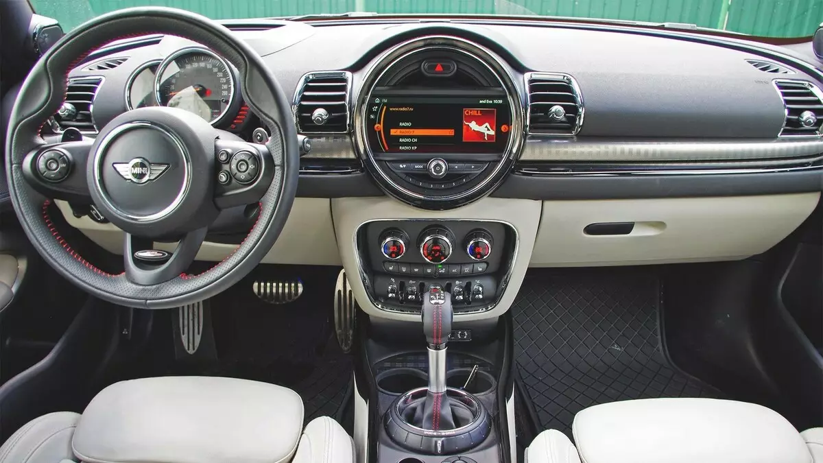 Tri v mestu: Test Drive Mini Clubman Cooper S All2 22147_18