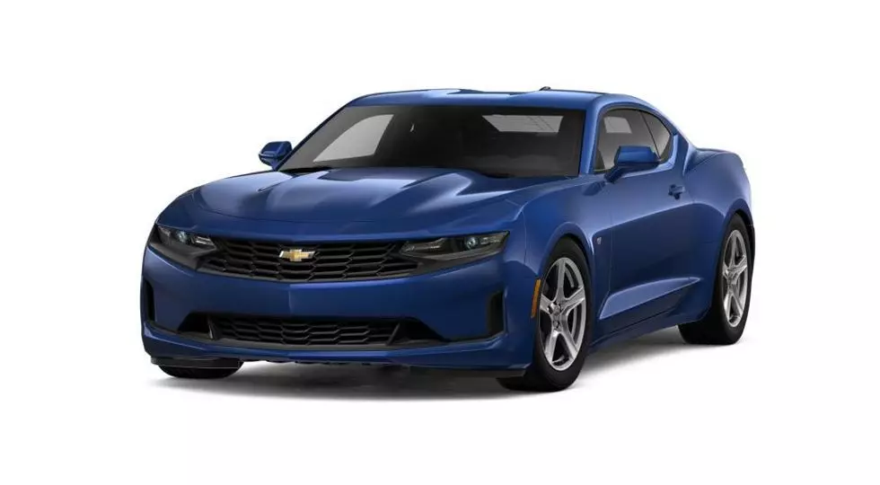 Chevrolet Camaro in Rusland: Verkope van vullis, maar 'n opgedateerde sportmotor dra steeds 22164_2