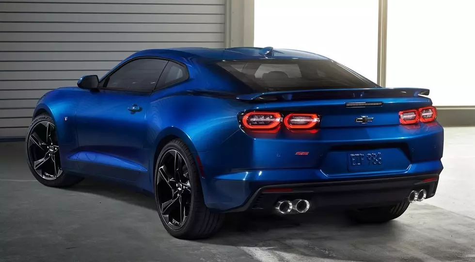 Chevrolet Camaro Rusijoje: šiukšlių pardavimas, tačiau atnaujintas sportinis automobilis vis dar yra 22164_7