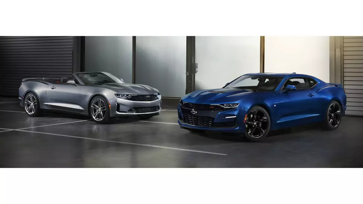 2019 Camaro Line采用新的前端造型与截然不同的DI