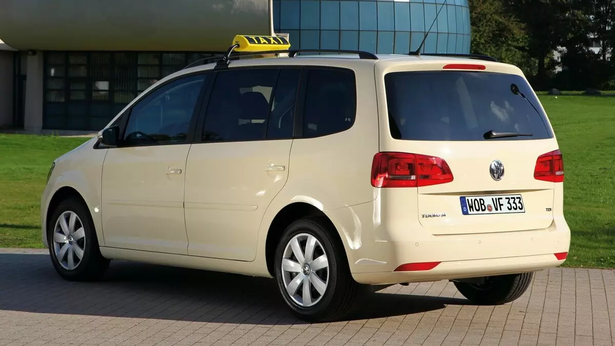 Volkswagen teksi ya Touran.