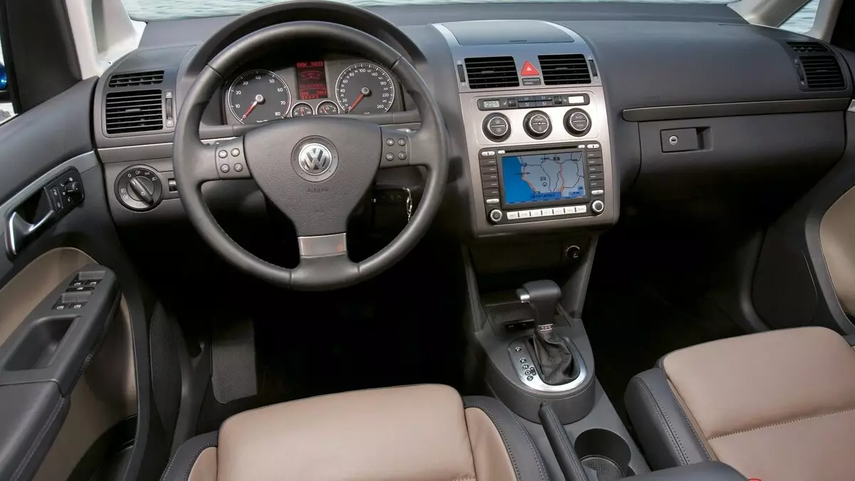 Volkswagen Touran L with Mileage: Ang pagkorag sa ilawom sa mastic ug kasamok gikan sa EUR 22176_15