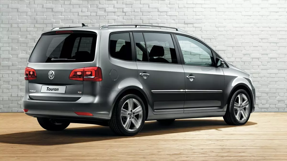 Volkswagen Touran '2010-15 ด้านหลัง