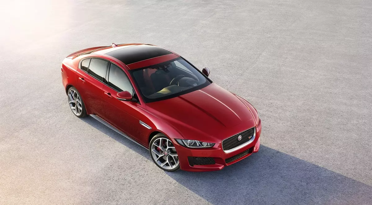 Jaguar e boletse lintlha mabapi le XE budget sedan 22223_1