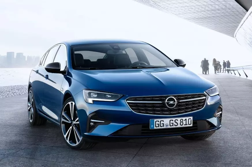 Opel Päivitetty Insignia: Kristettu ulkonäkö ja muut moottorit