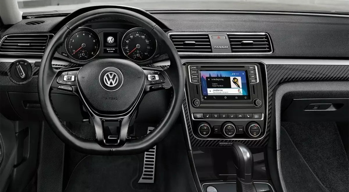 Volkswagen Fipamọ sori Paltat-2020: Syeed atijọ dipo MQB ati ẹẹkan kan 22274_11