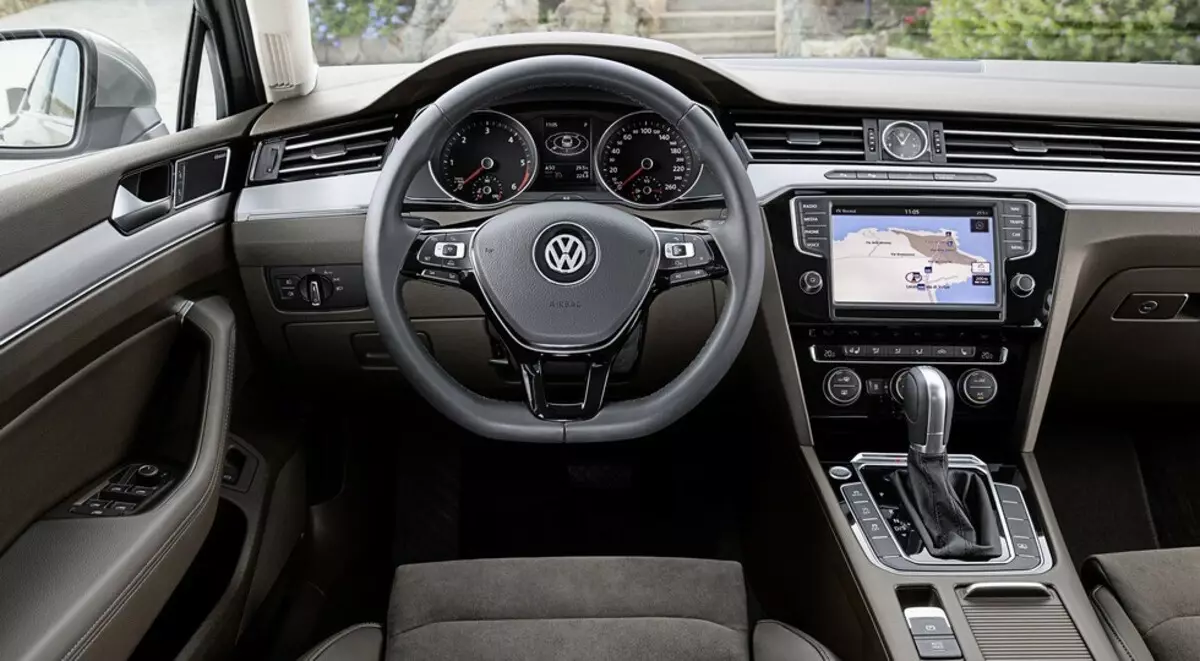 Volkswagen- ը պահպանվել է Passat-2020- ում. MQB- ի փոխարեն հին պլատֆորմը եւ միայն մեկ շարժիչը 22274_14