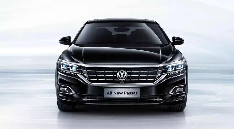 محفوظ Volkswagen على Passat-2020: النظام الأساسي القديم بدلا من MQB ومحرك واحد فقط 22274_4