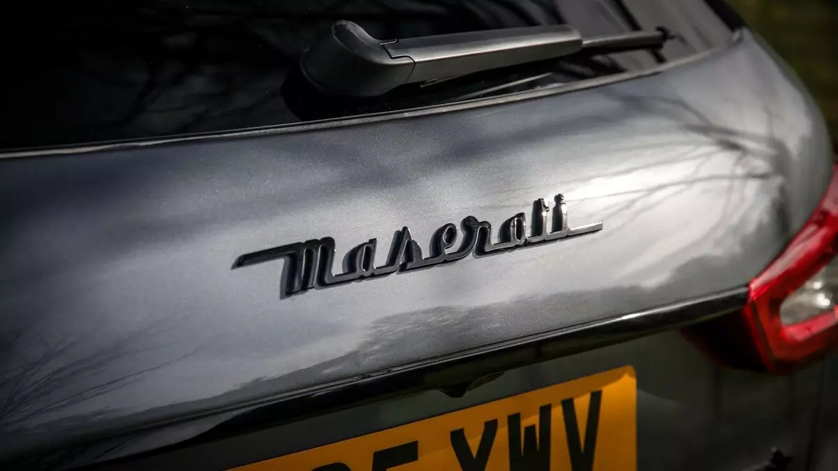 The Apsel Wagon Maserati Quattroporte e kentsoe thekiso 22284_9